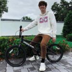 AlbertsStuff measurements, bio, height, weight, and shoe