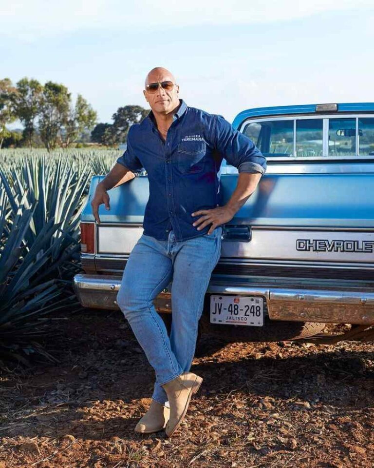 Dwayne Johnson measurements, bio, height, weight, and shoe size