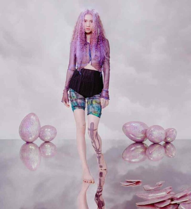 Grimes measurements, bio, height, weight, shoe, and bra size