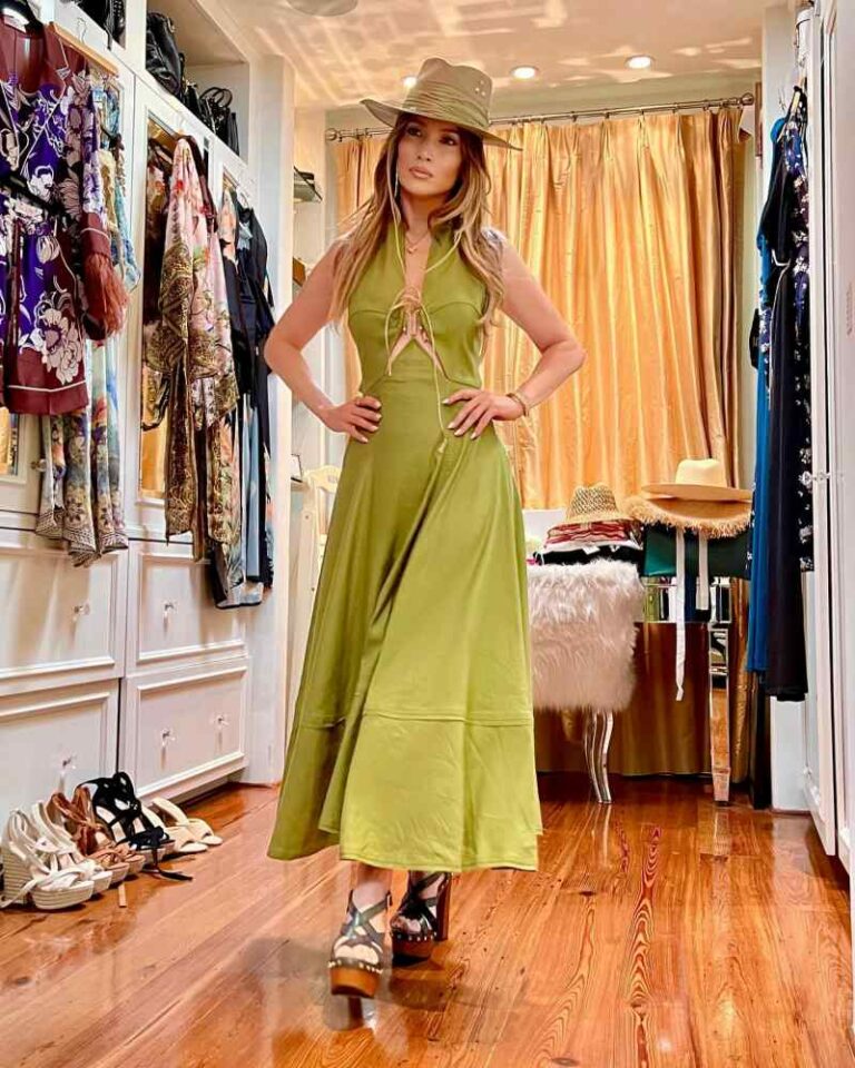 Jennifer Lopez measurements, bio, height, weight, shoe, and bra size
