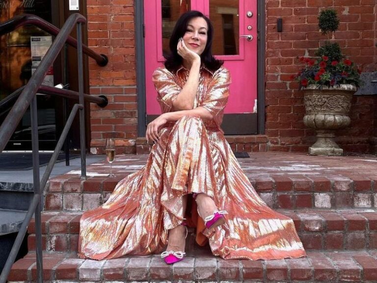 Jennifer Tilly measurements, bio, height, weight, shoe and bra size