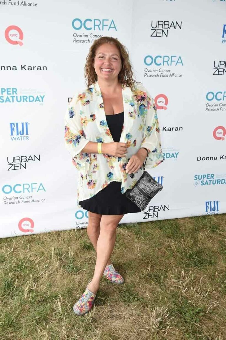 Aida Turturro measurements, bio, height, weight, shoe, and bra size