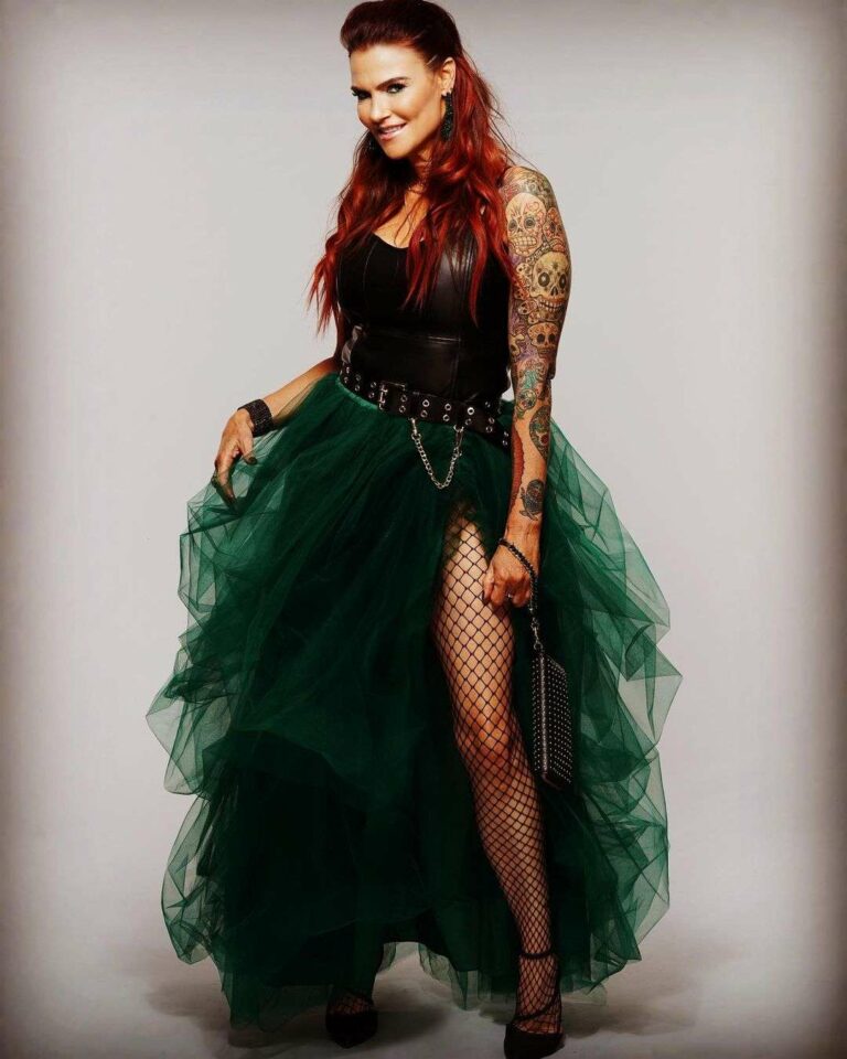 Amy Dumas measurements, bio, height, weight, shoe, and bra size