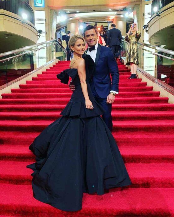 Kelly Ripa measurements, bio, height, weight, shoe and bra size