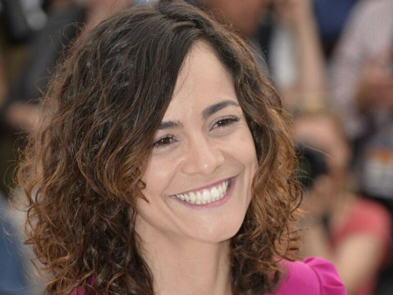 Alice Braga measurements, bio, height, weight, shoe and bra size
