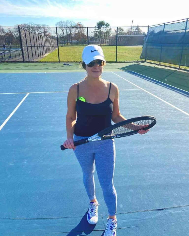 Alison Kosik measurements, bio, height, weight, shoe, and bra size