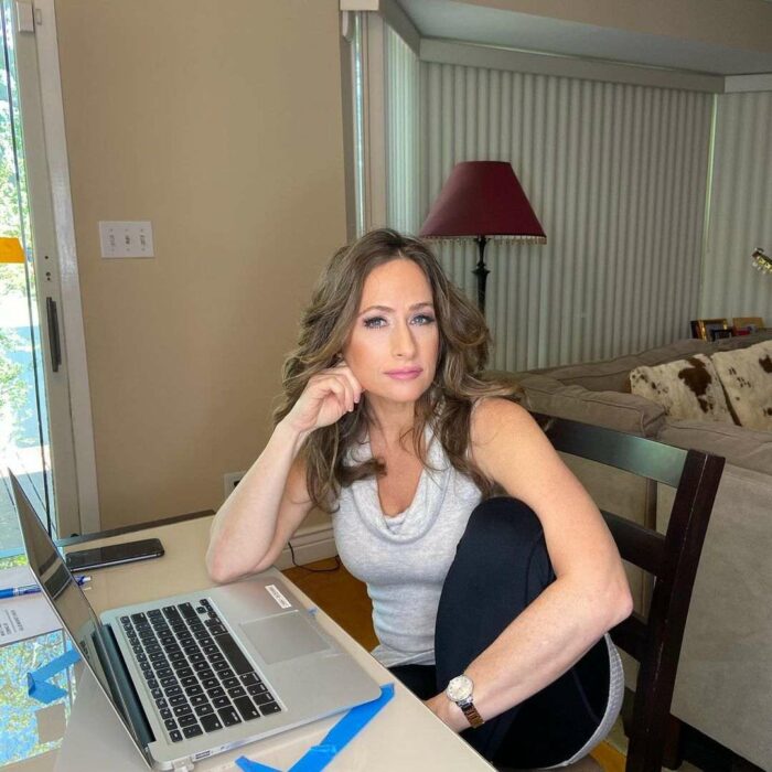 Alison Kosik measurements, bio, height, weight, shoe, and bra size