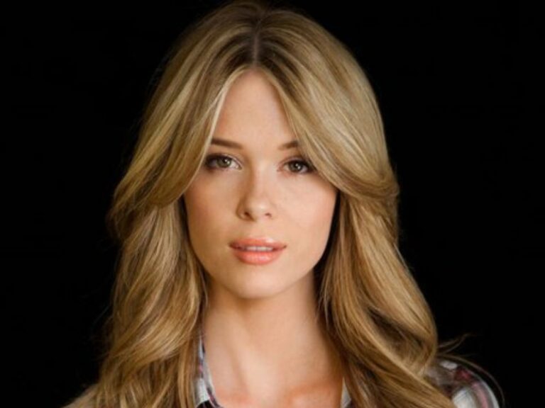 Leah Renee measurements, bio, height, weight, shoe and bra size