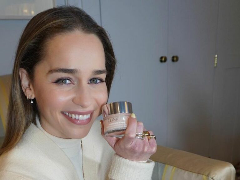 Emilia Clarke measurements, bio, height, weight, shoe and bra size