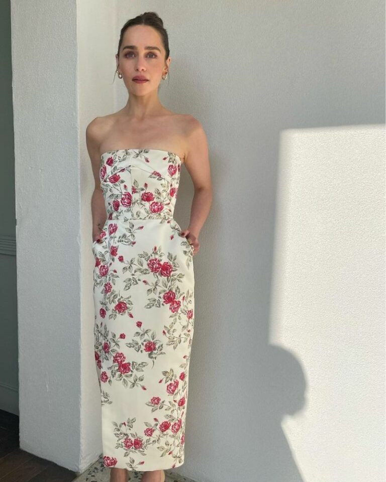 Emilia Clarke measurements, bio, height, weight, shoe and bra size