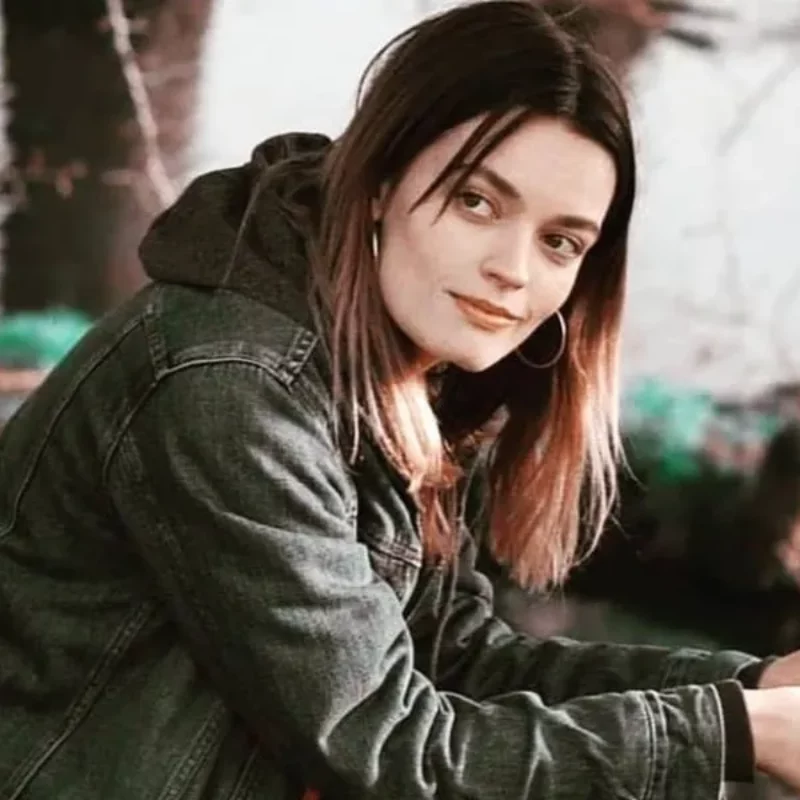 Emma Mackey Age Net Worth Biography Height Weight